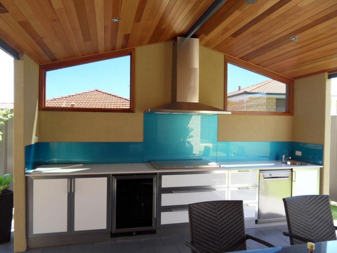 Kitchen Window Splashbacks: Reasons & Costs
