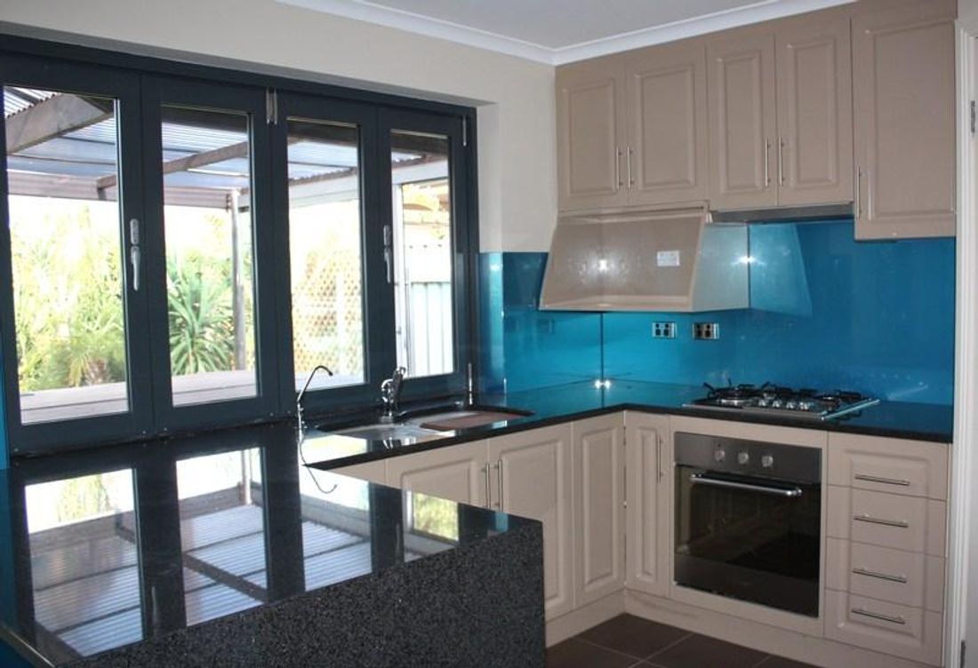 Kitchen Window Splashbacks: Reasons & Costs