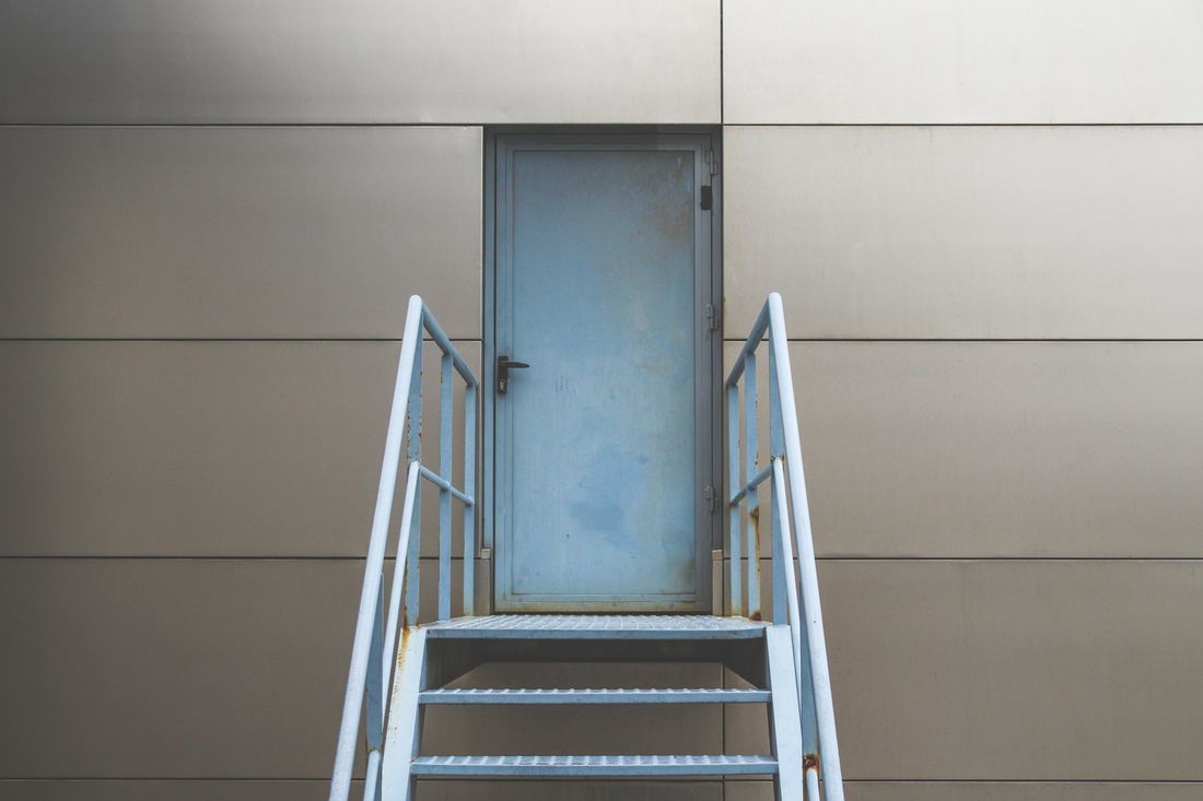 How Many Exterior Steps Require A Handrail?