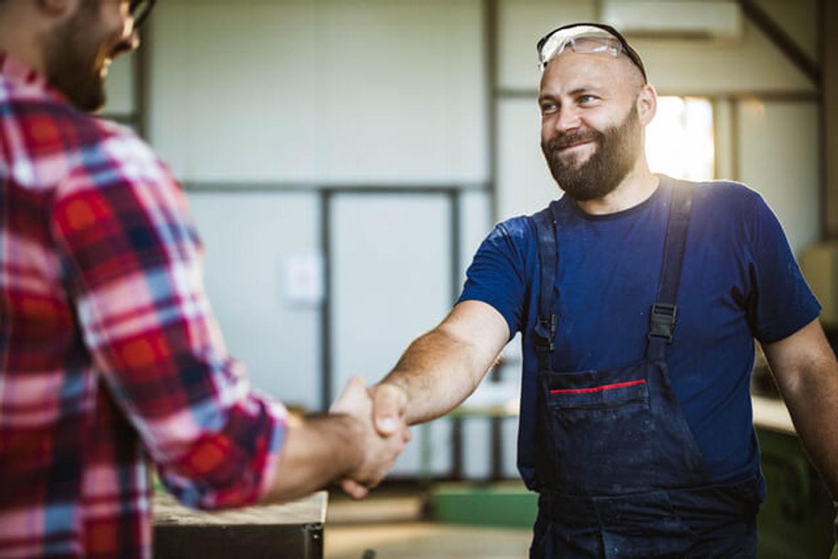 How to hire a tradie - Guide to hiring a tradie [2026]