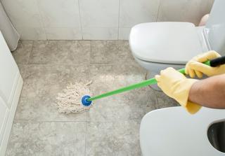 Easy tips to deep clean your bathroom