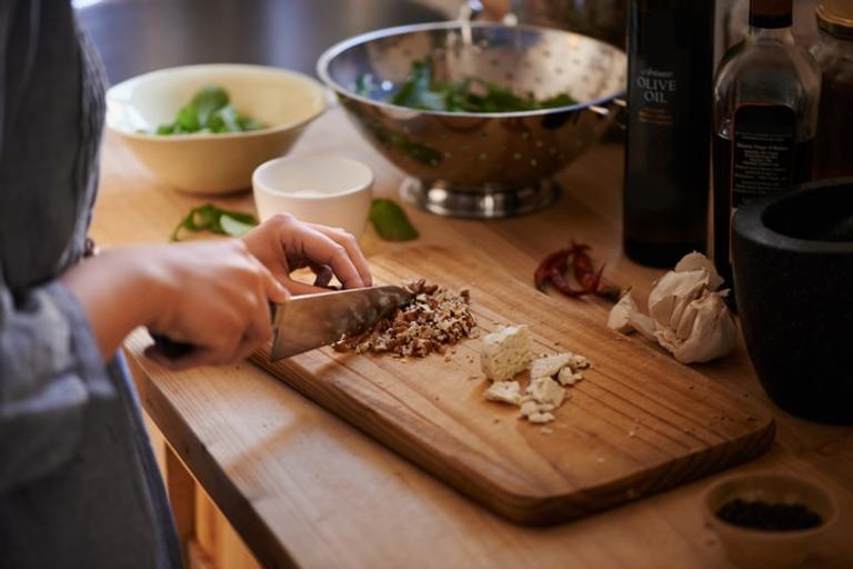 20 kitchen utensils all home chefs must have