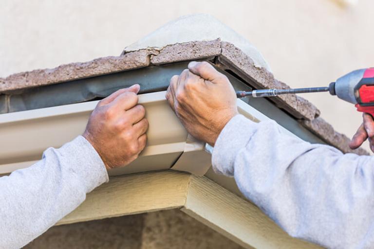 What is the fascia on a house?