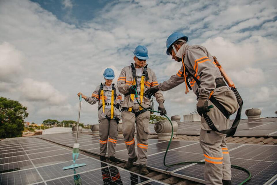 How Much Does Solar Panel Cleaning Cost? [2026]
